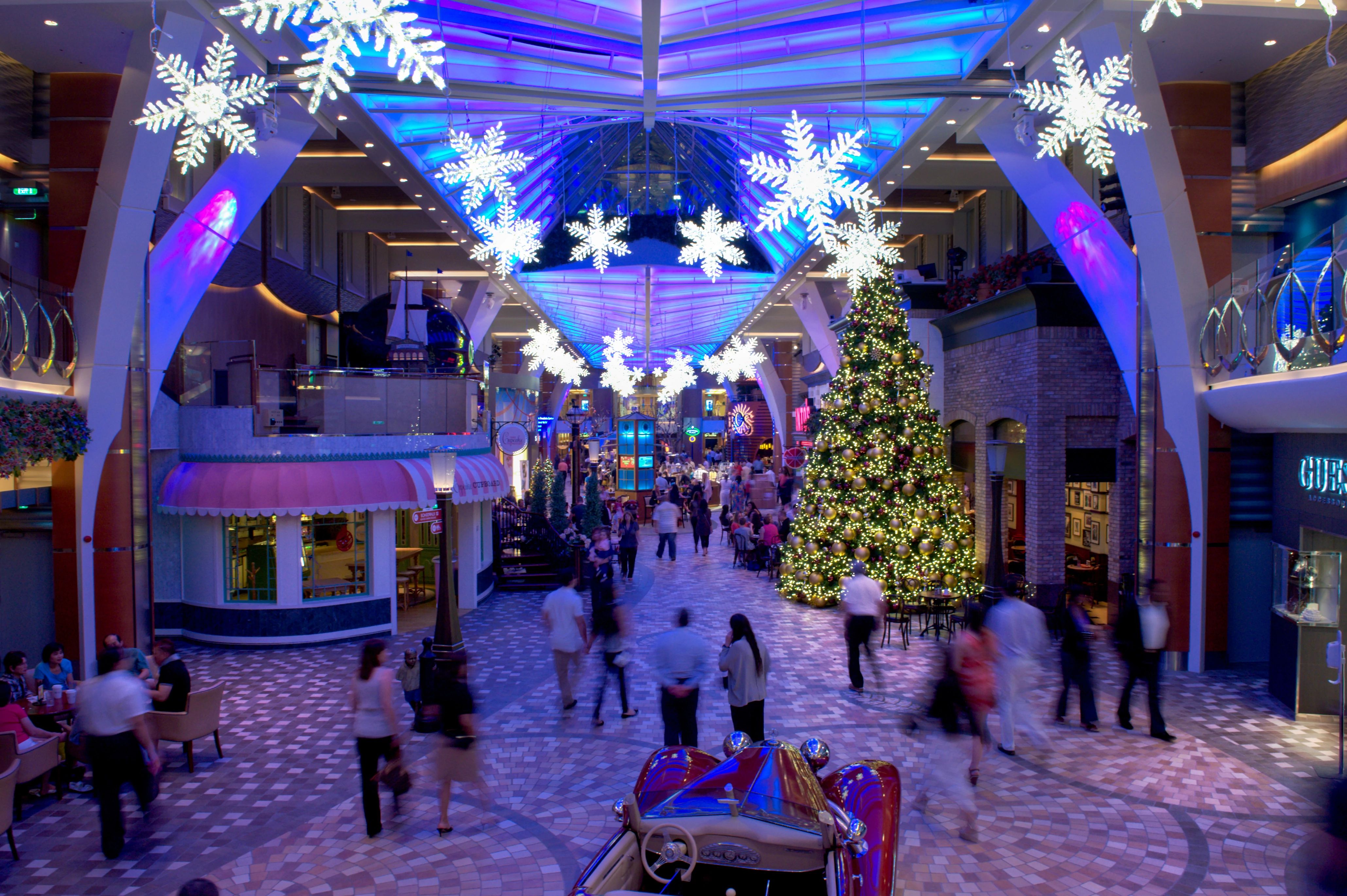 Holiday Cruise Ports for a Festive Trip | Cruises.com Blog